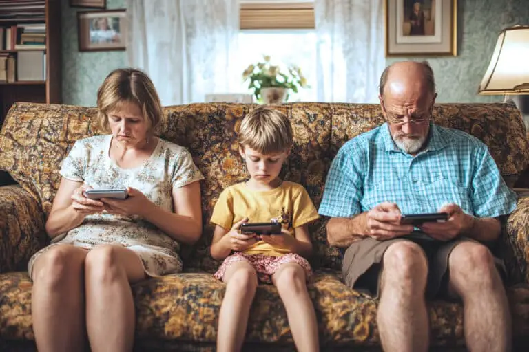 10 Financial Rules The Middle Class Learns Too Late In Life - New Trader U