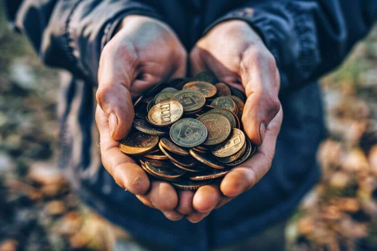 10 Money Habits That Will Keep You Poor Forever - New Trader U