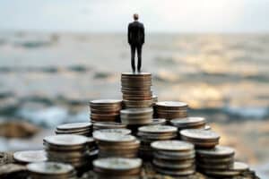 10 Things Poor People Do to Pretend to Be Rich - New Trader U