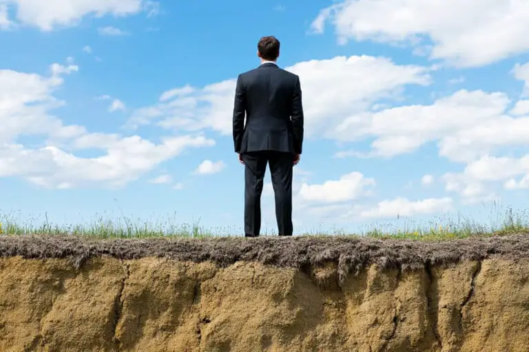 5 Ways to Spot the Wealth Mindset of the Rich vs. the Broke Mindset - New Trader U