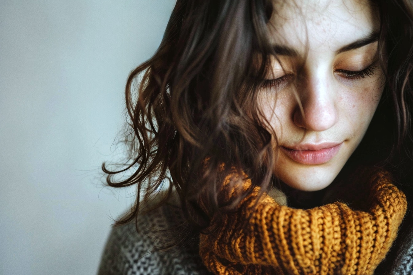 9 Signs Someone Is Unhappy in Life but Hiding It Well, According to ...