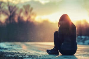 If You're Feeling Lonely in Life, Say Goodbye to These 13 Habits - New ...