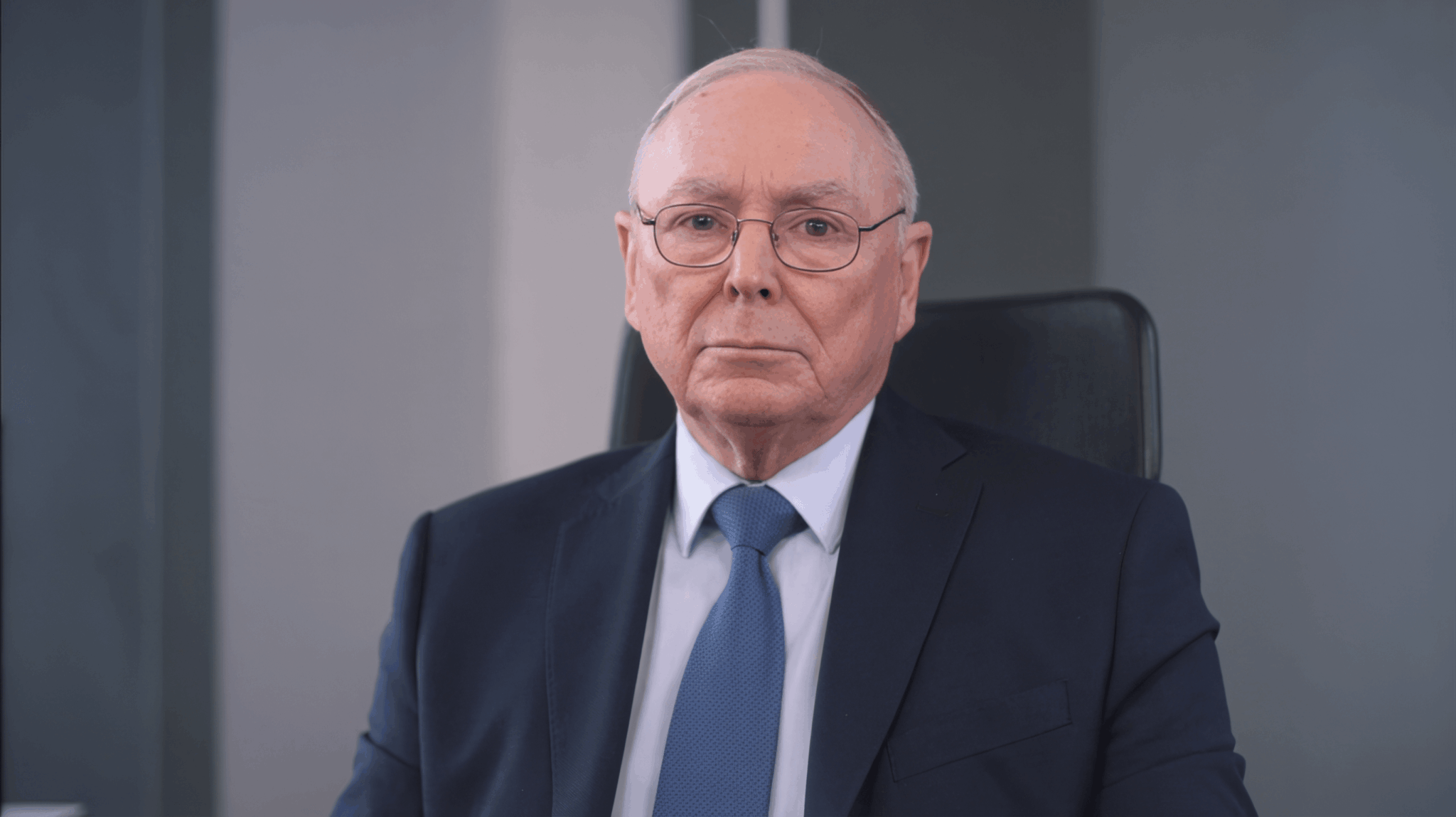 10 Ways to Live a Miserable Life, According to Charlie Munger - New ...