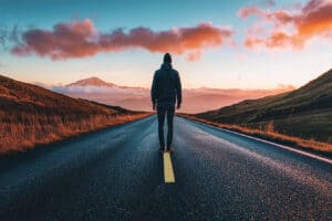 People Who Always Move Forward Financially in Life Share These 10 Simple Habits - New Trader U