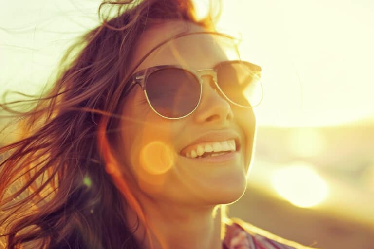 People Who Stay Happy Have These 12 Habits in Common - New Trader U