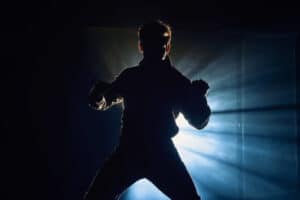 Defensiveness: Psychology Behind Defensive Behavior - New Trader U