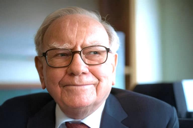 The 10 Old-Fashioned Money Rules Warren Buffett Never Breaks - New Trader U