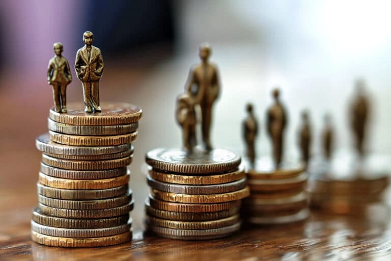 How to Escape the Financial Mindset of the Middle Class - New Trader U