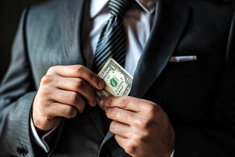 The 8 Financial Secrets of the Upper Class - New Trader U