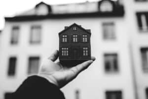 The Middle-Class Money Guide: 5 Steps To Financial Freedom - New Trader U