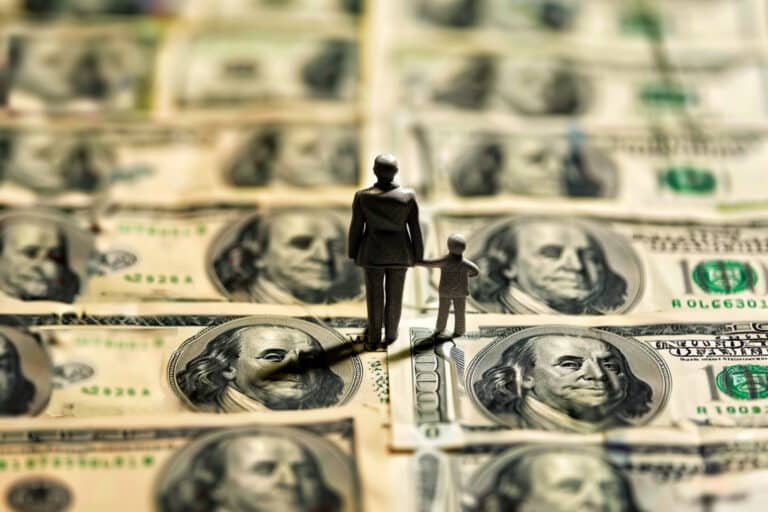 Top 12 Middle Class Money Struggles in 2024 - New Trader U