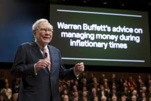 Warren Buffett's 8 Pieces of Advice For Managing Money During ...