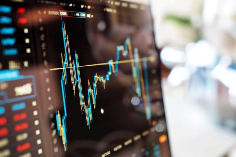 World's Simplest 2-Fund Portfolio: VTSAX + VBTLX + Cash - New Trader U